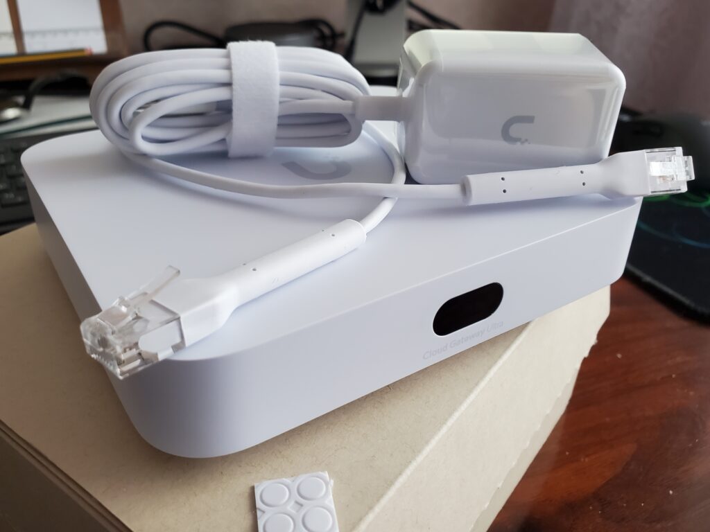 UXG Lite vs. UCG-Ultra – Straus Blog